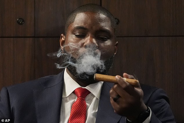 Congressional smokers taken aback by 'order' to pause smoking due to ...
