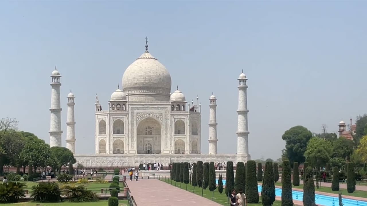 Severe heatwave in North India leads to drop in tourists at Taj Mahal