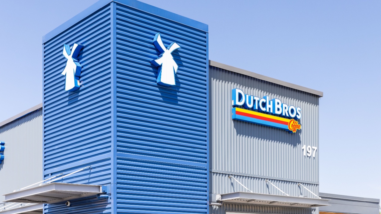 The Dutch Bros float hack is going viral for giving drinks a stronger ...