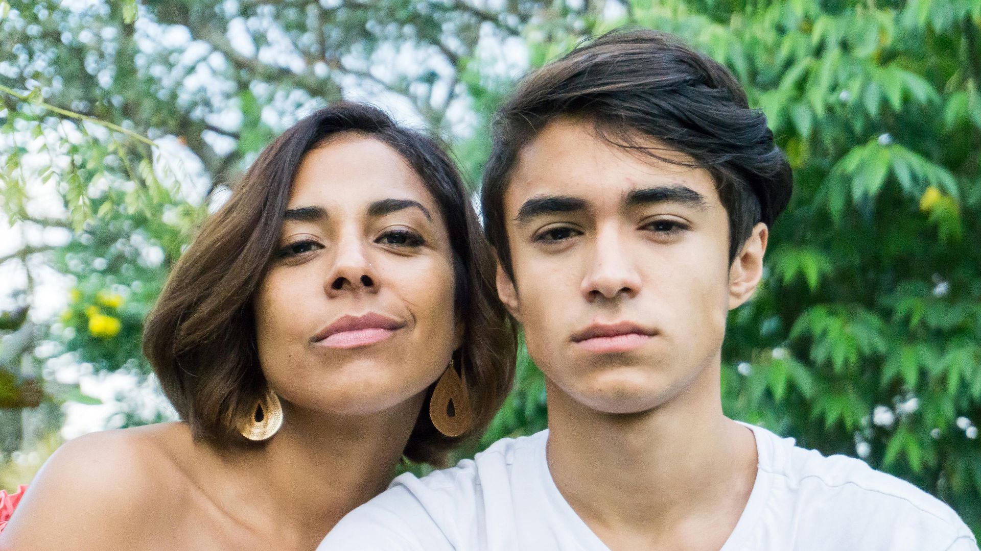 20 cringy signs a parent is trying too hard to be the cool one