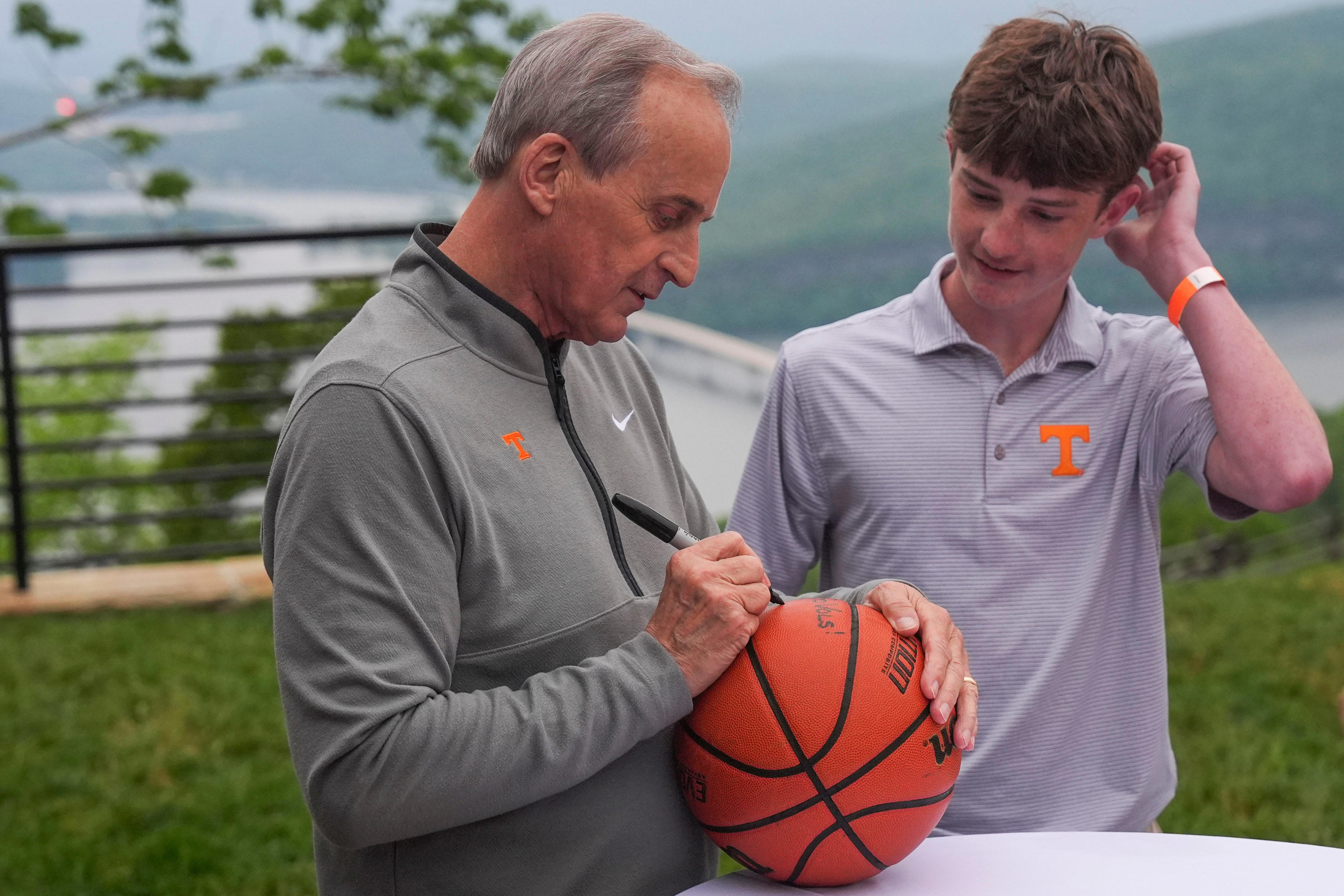 Why Rick Barnes made scoring Tennessee basketball's priority in ...