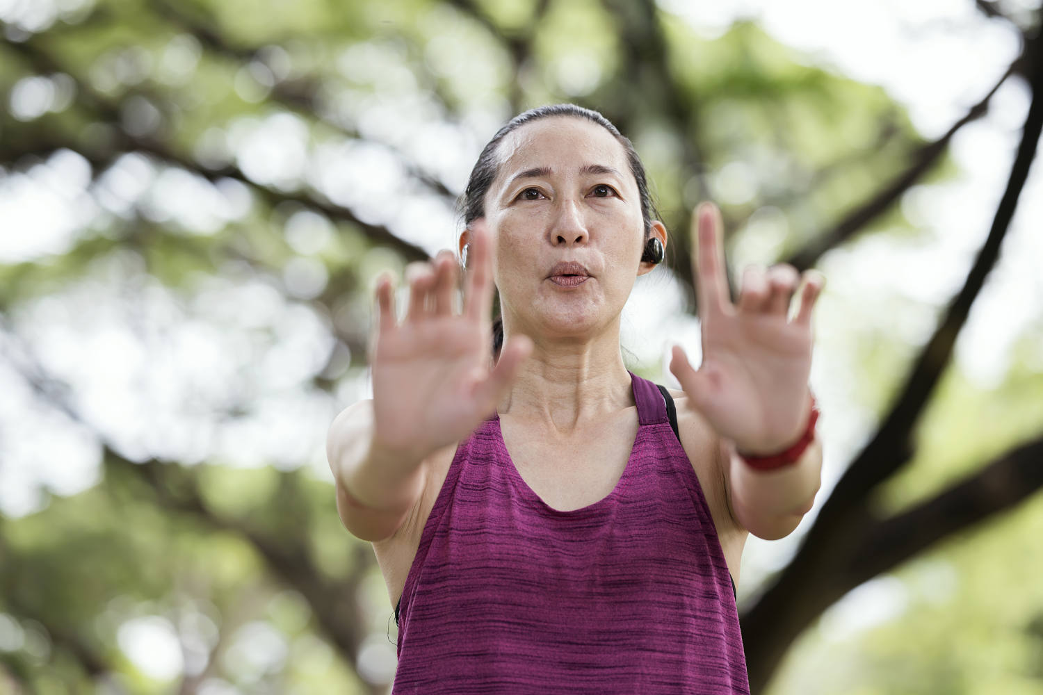 Tai chi walking can boost balance, strength and more. Start with this 1 ...