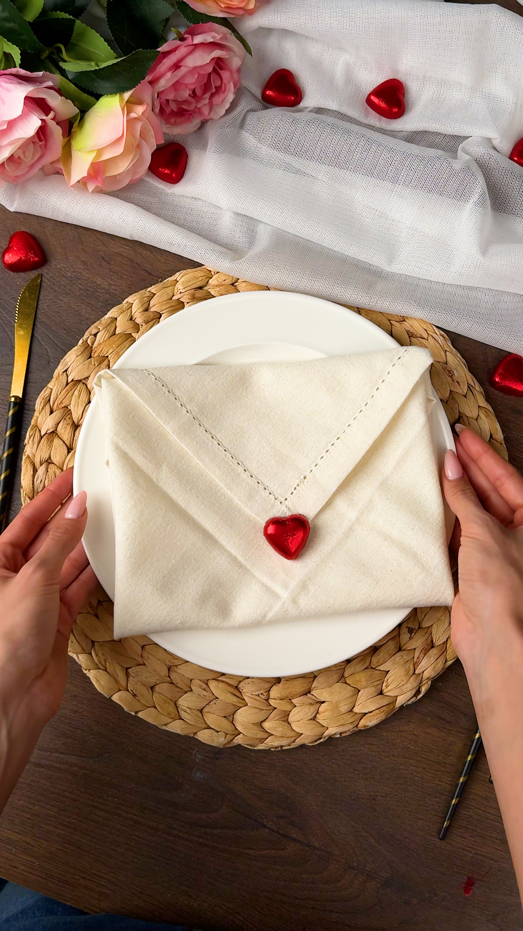 How to style decorative napkins