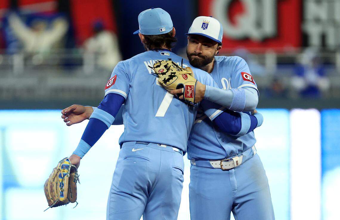 Royals' Jonathan India to miss rest of season with left shoulder injury