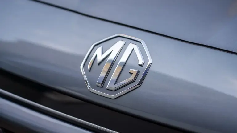 2026 MG HS super hybrid essence review