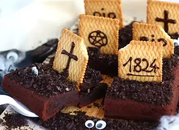 Hřbitovní brownie na Halloween