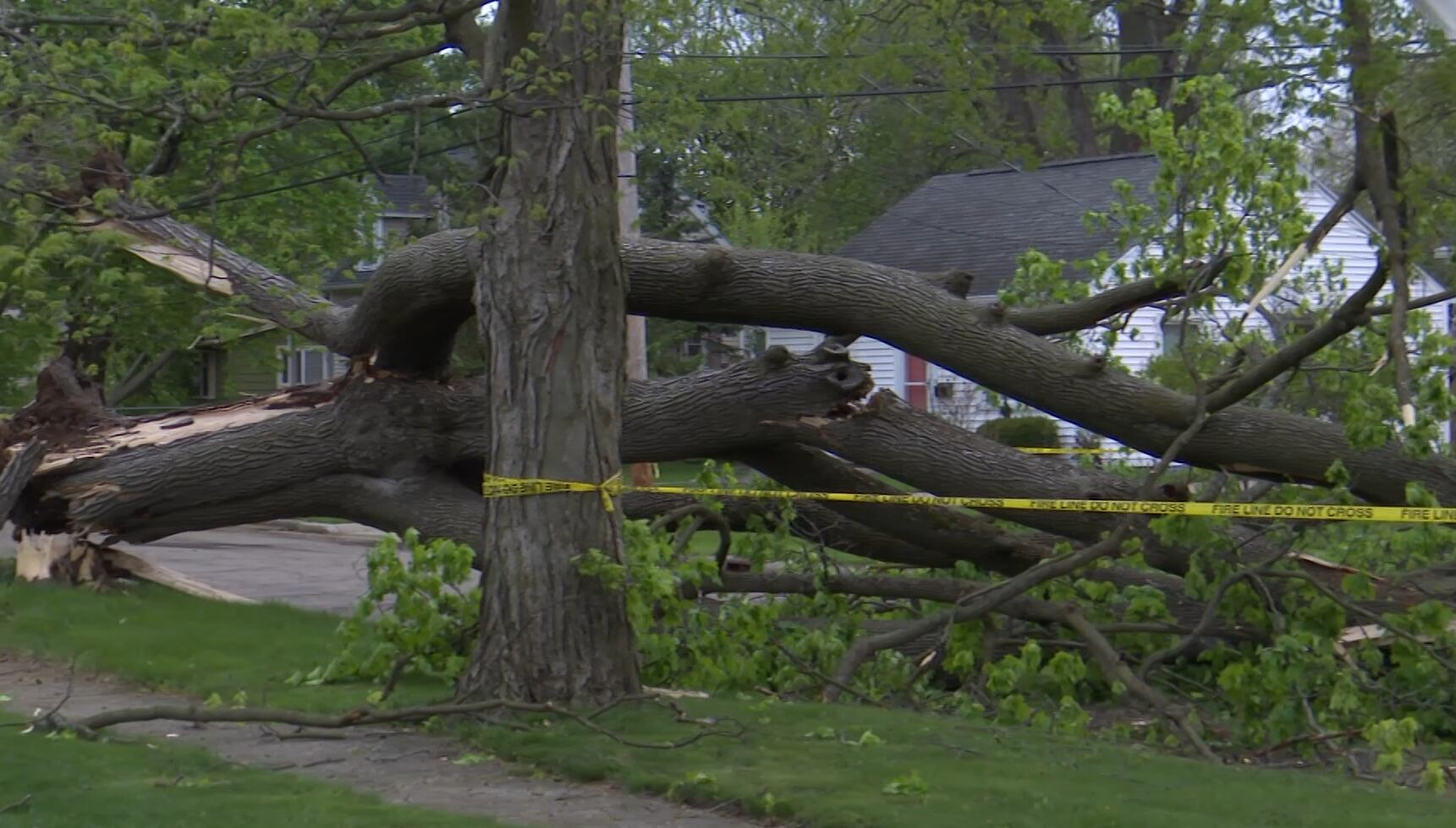 1 dead, thousands without power after severe storms hit west Michigan