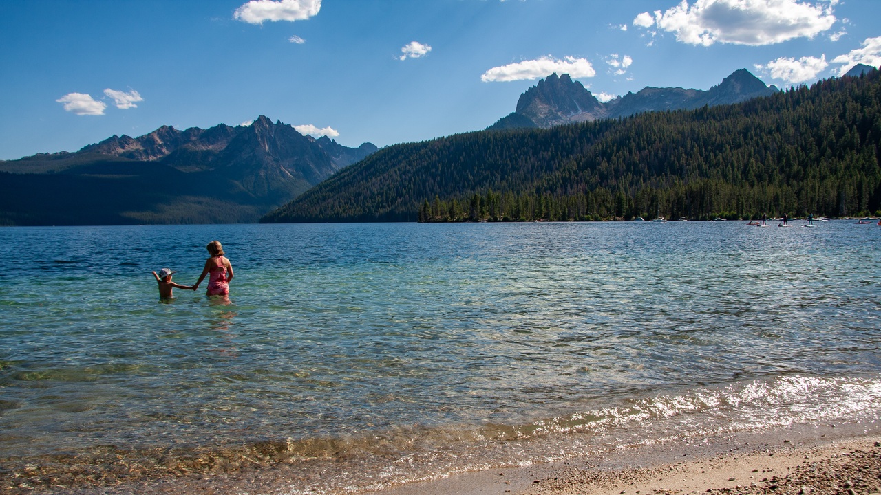 Idaho’s Sawtooth country hides a 387-foot-deep lake with skies you won ...