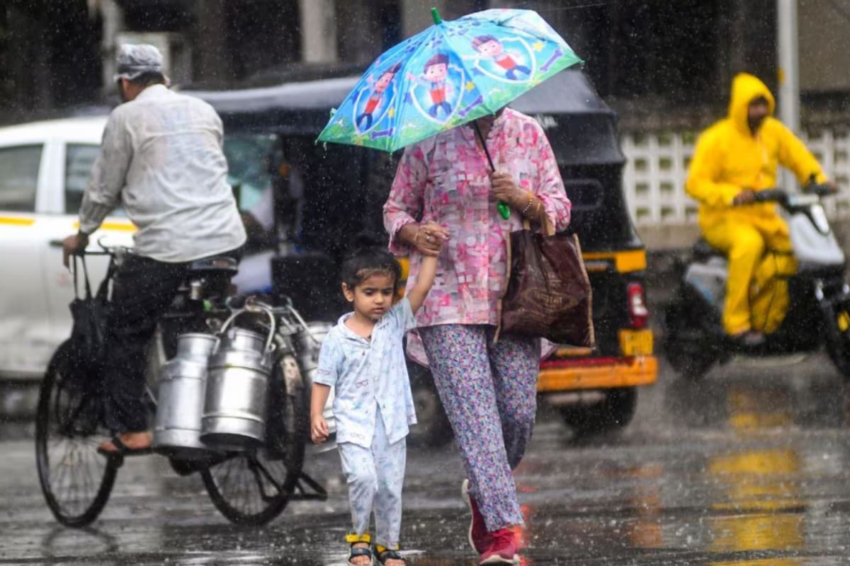 WATCH | Mumbai wakes up to heavy rain in Borivali, Dahisar — but the ...
