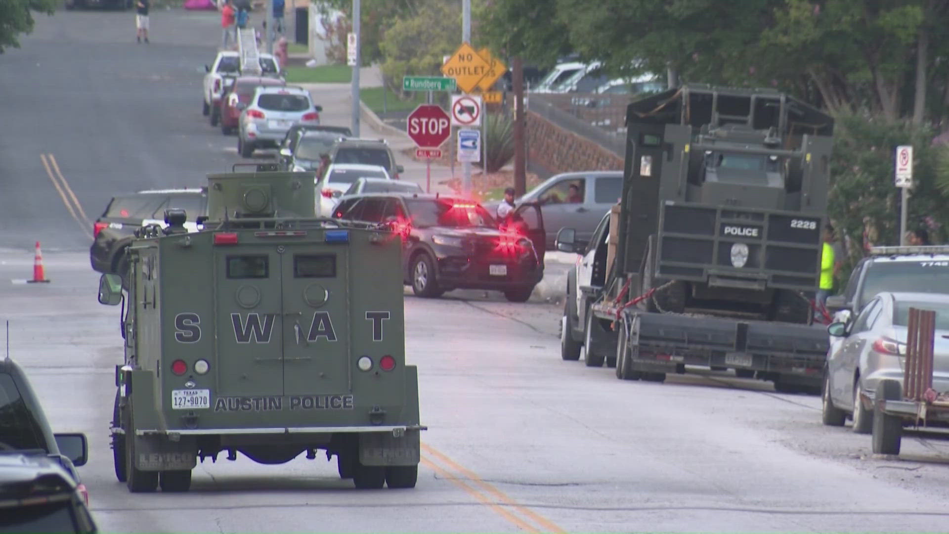 Police search for North Austin assault and kidnapping suspect