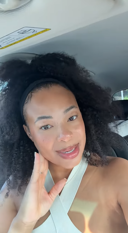 Quick makeup question 💄 natural, no-makeup look or full glam? What’s ...