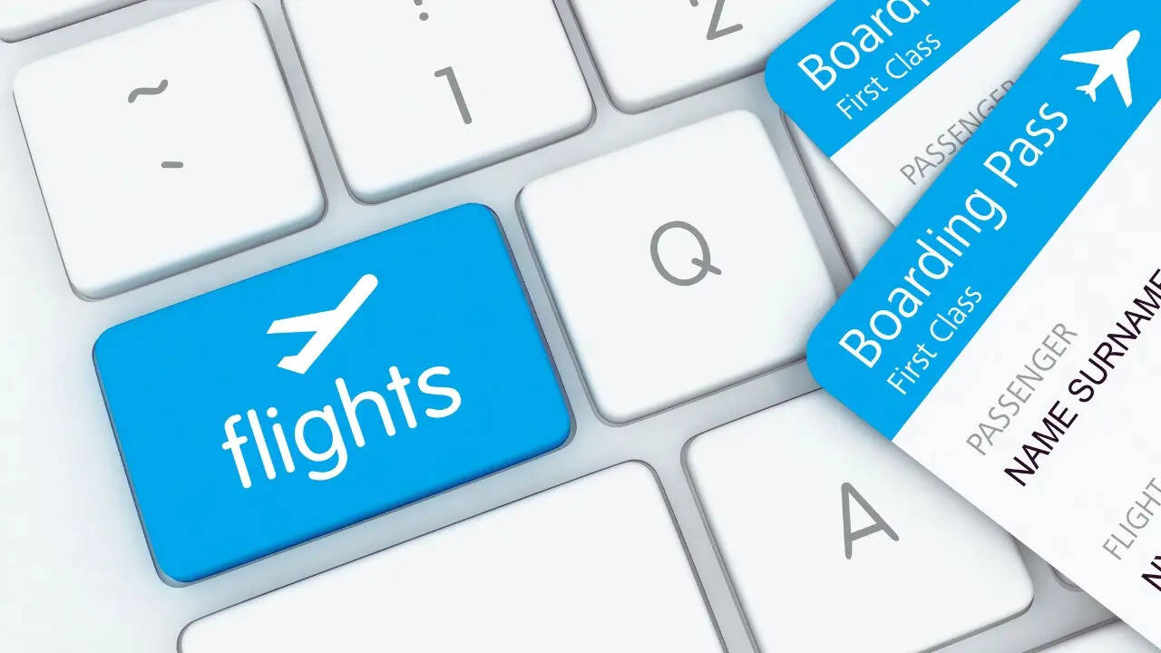 Don't book your flights before knowing these smart tips