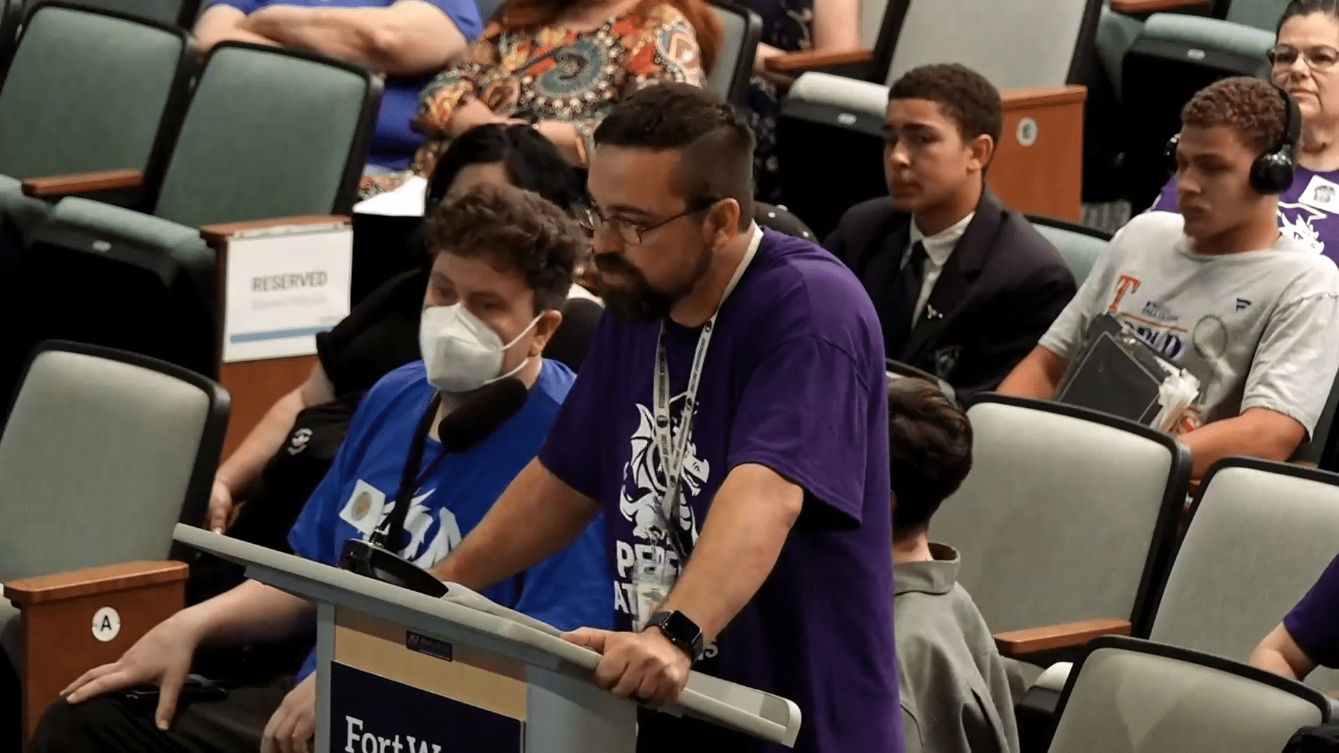 Parents and staff plead with FWISD not to close school for bilingual ...