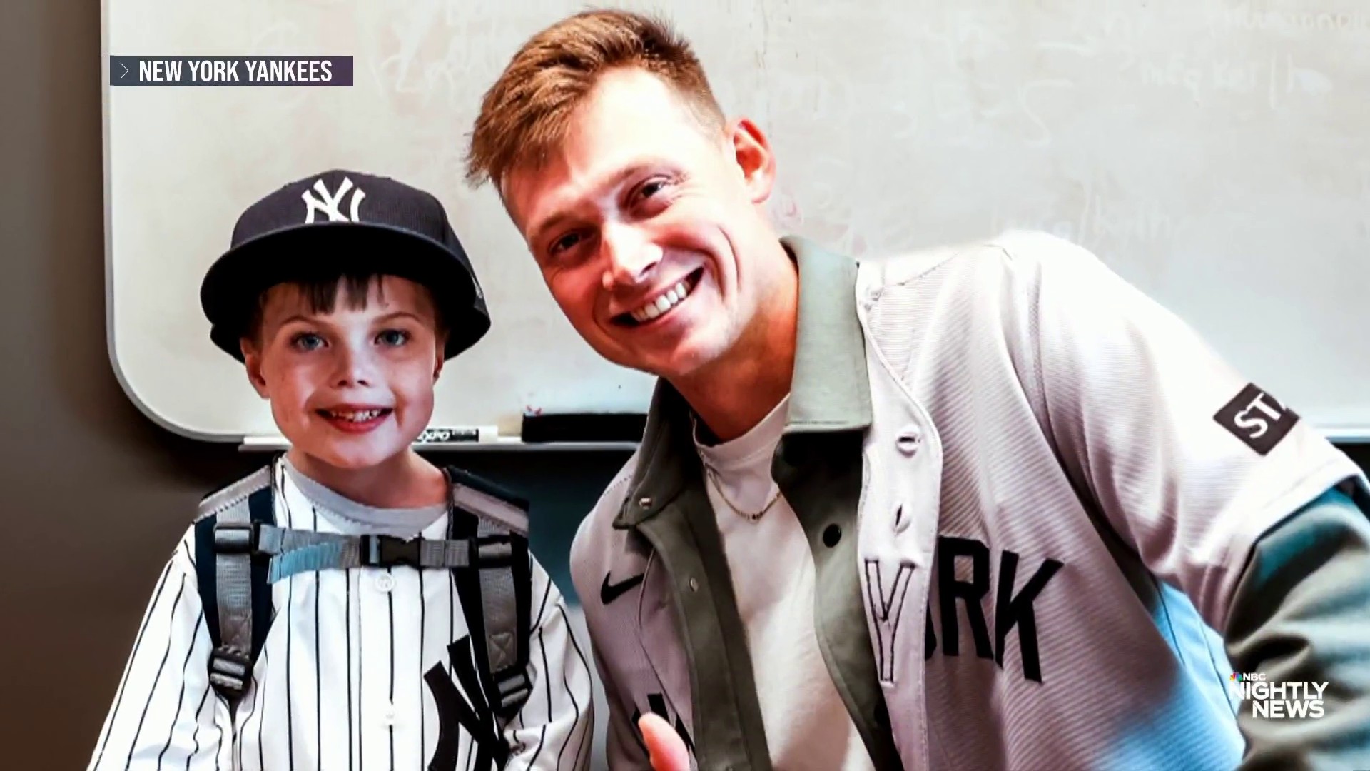 Yankees surprise 7-year-old fan at Boston hospital