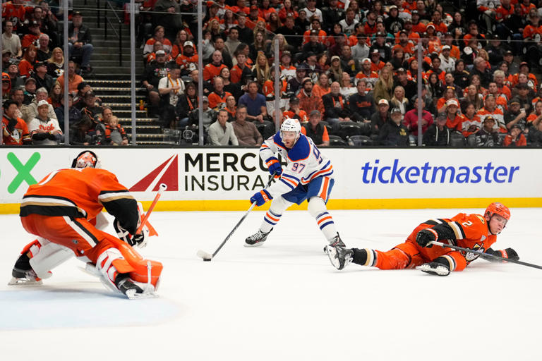 McDavid in Edmonton lineup as the Oilers face elimination in Game 5 ...