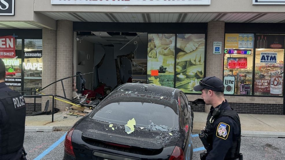 Photos: Vehicle crashes into Nottingham spa