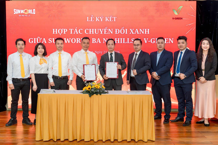 V-Green hợp tác triển khai trạm sạc, tủ đổi pin xe điện ở Sun World Ba ...