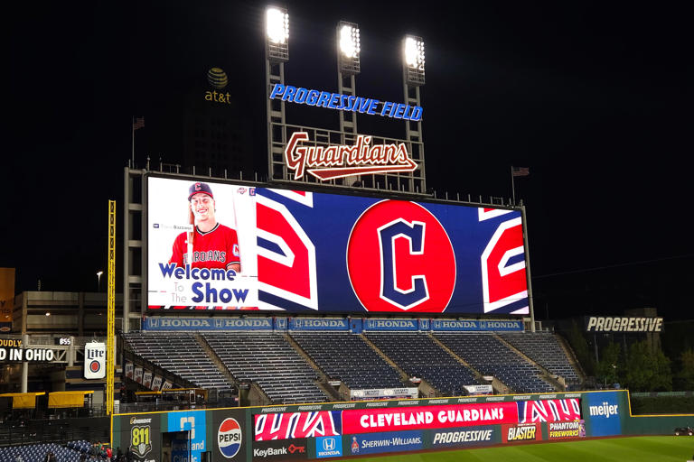 Travis Bazzana makes MLB debut, offers Guardians glimpse of future