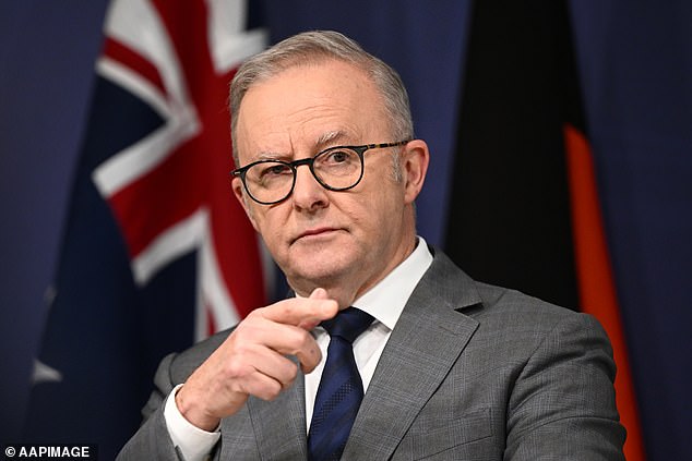 Wild scenes as protesters gatecrash breakfast function attended by ...