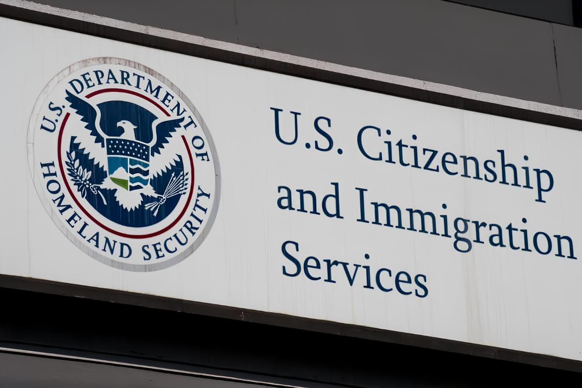 Expanded USCIS background checks and AI vetting policies delay green ...