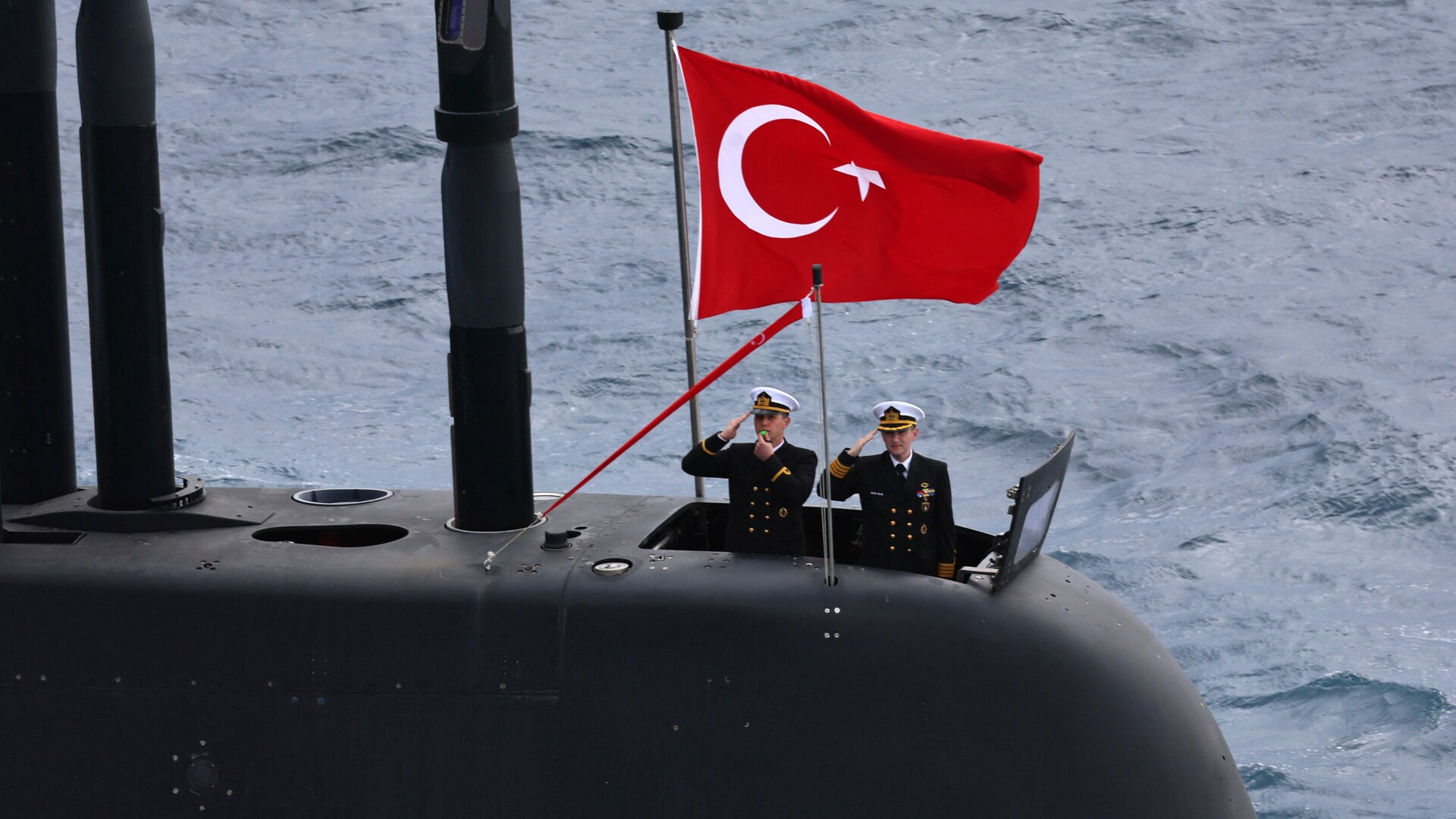 Türkisches Hightech-U-Boot: S-332 „Murat Reis“ beginnt seine ersten ...