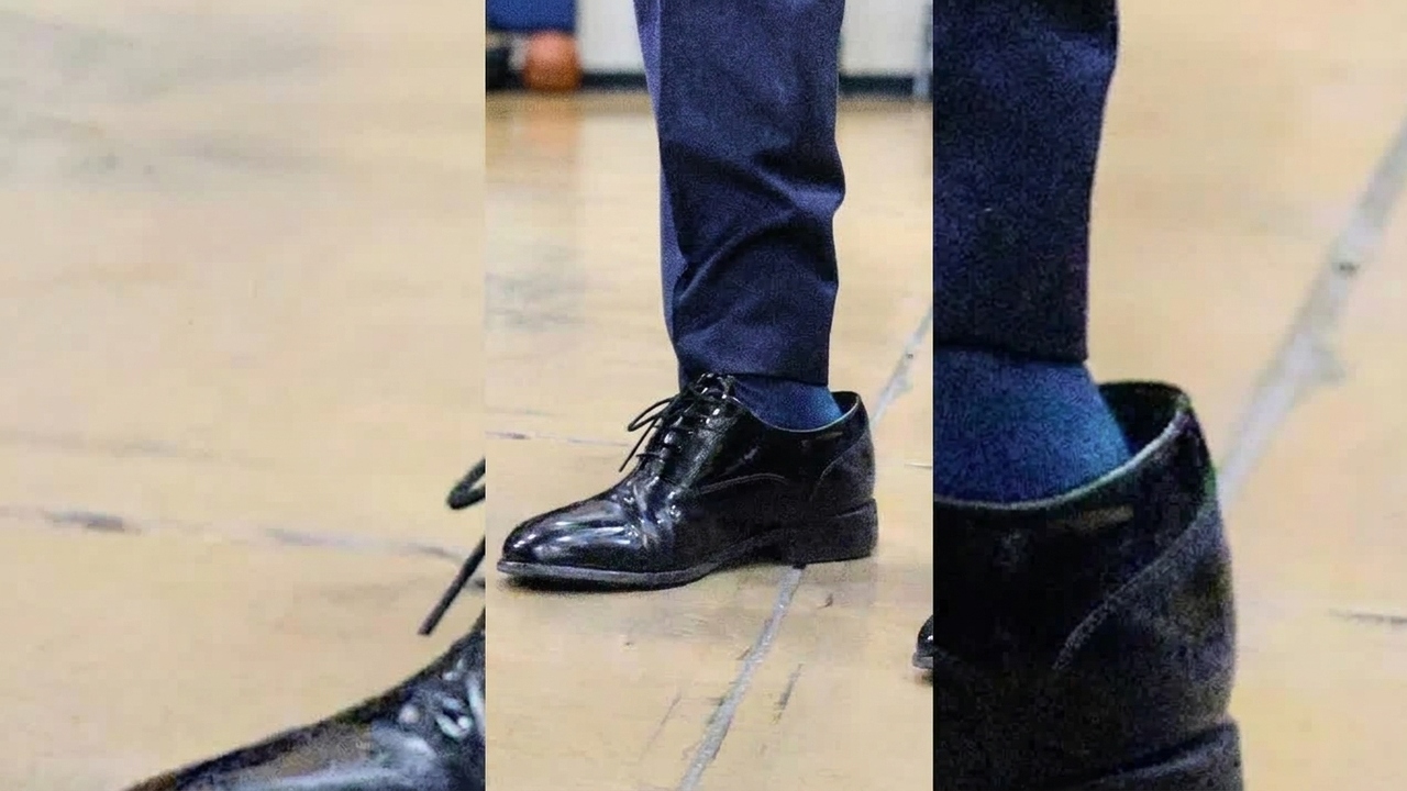 Trump gifts ill-fitting shoes to staff, Marco Rubio spotted wearing them