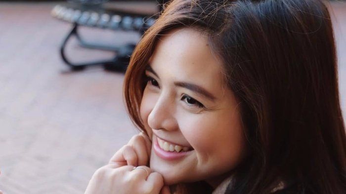 4 arti kedutan di pipi kanan, pertanda bahagia atau tangis kesedihan?