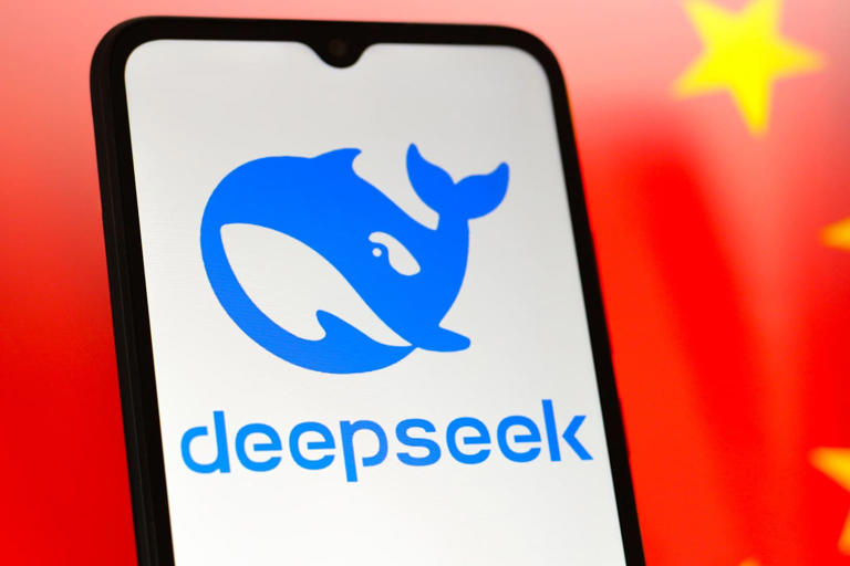 CEO de DeepSeek eleva al 34% su control y busca capital