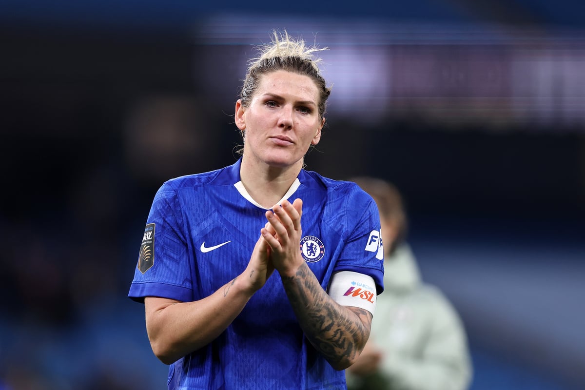 Chelsea legend confirms shock retirement