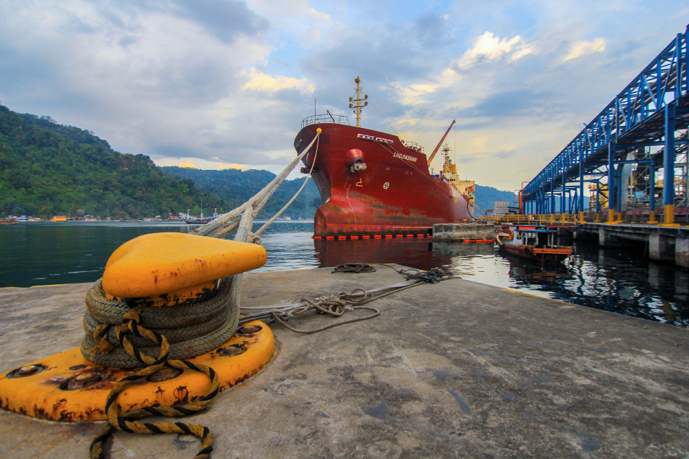 Kinerja bongkar muat Teluk Bayur Padang tertinggi nasional, TSD curah ...