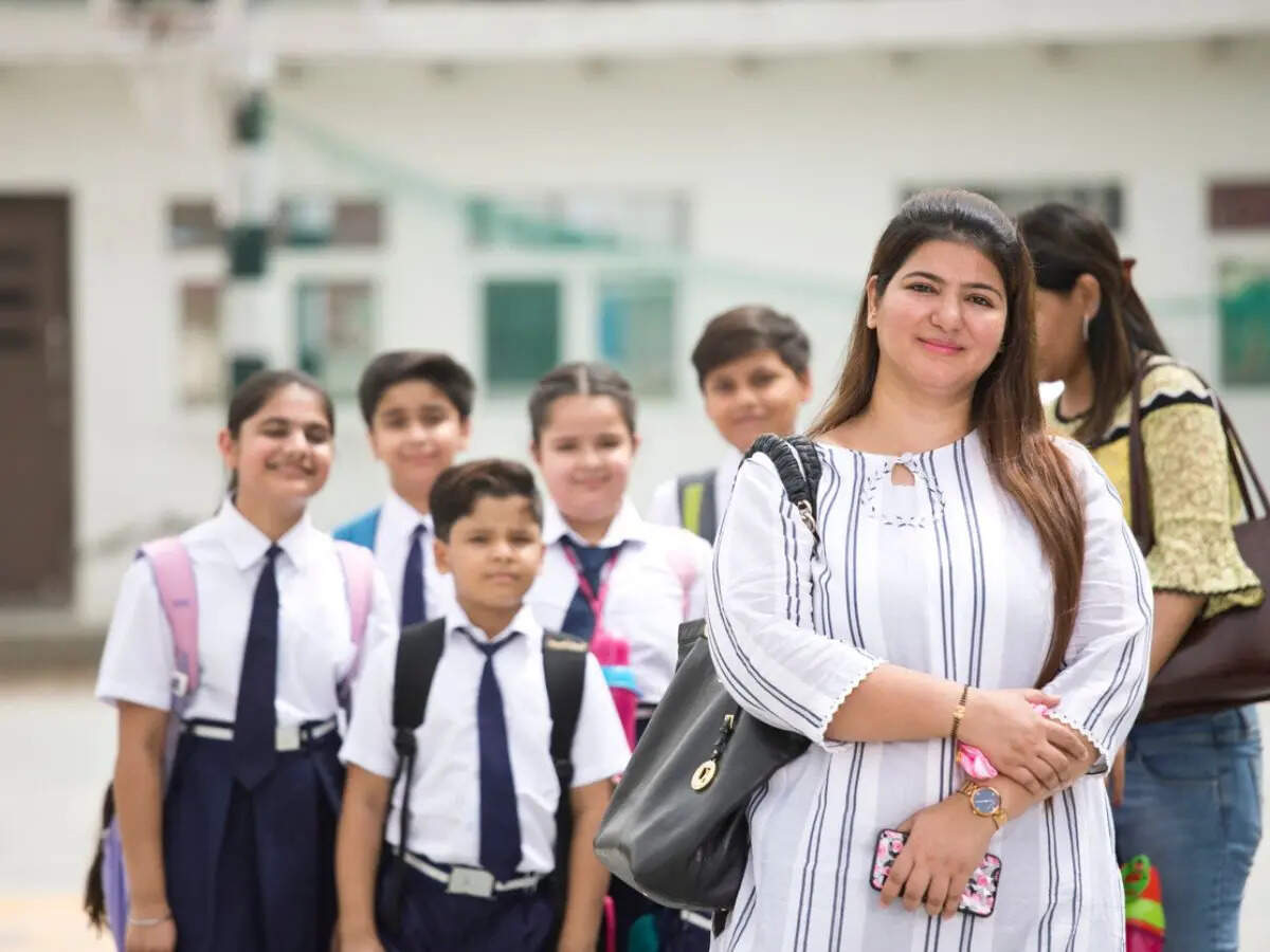 8th pay commission teachers' salary: ₹1,34,500 pay, ₹27,640 bonus, ₹2 ...