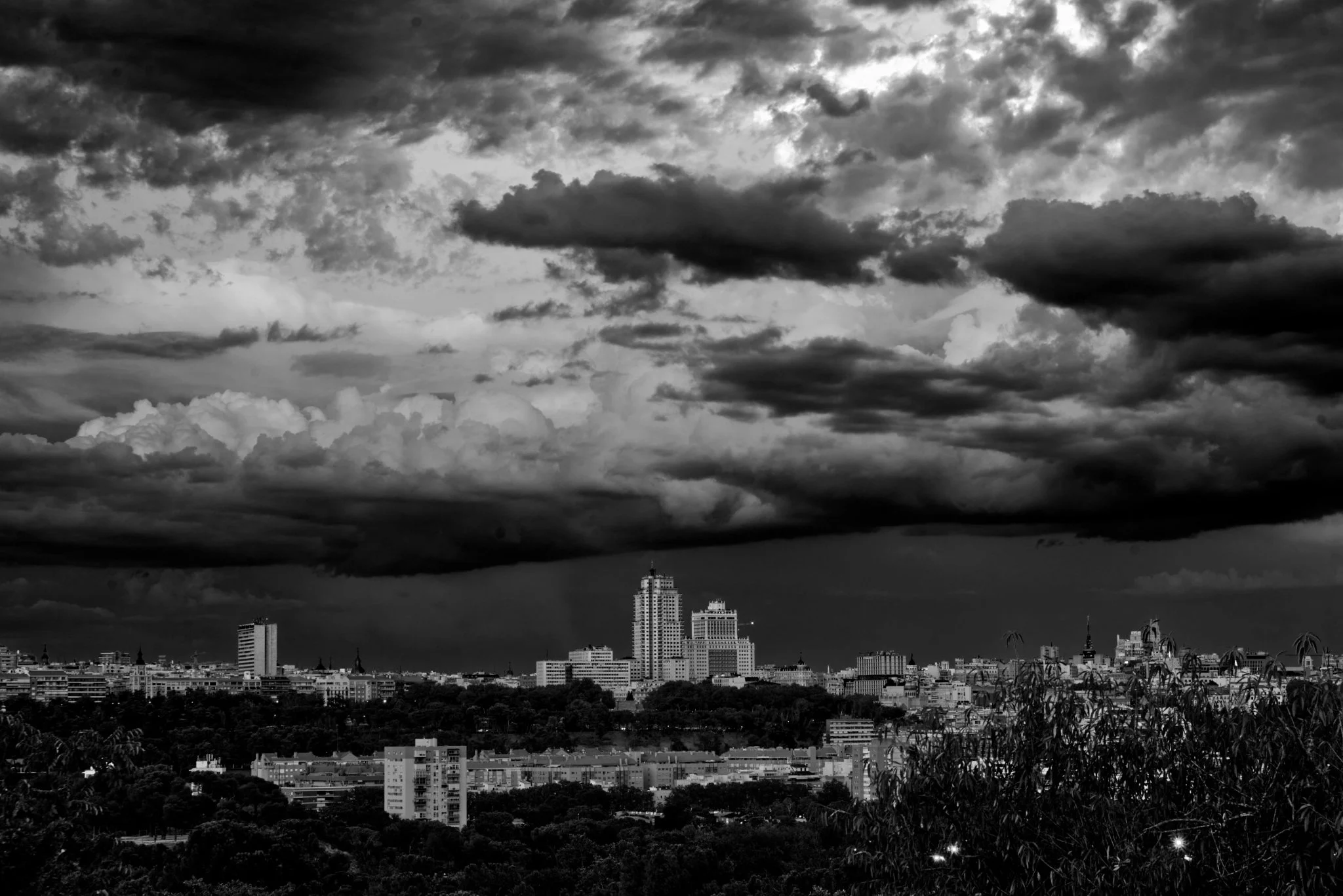 Alerta naranja en Madrid por tormentas con granizo y barro hoy