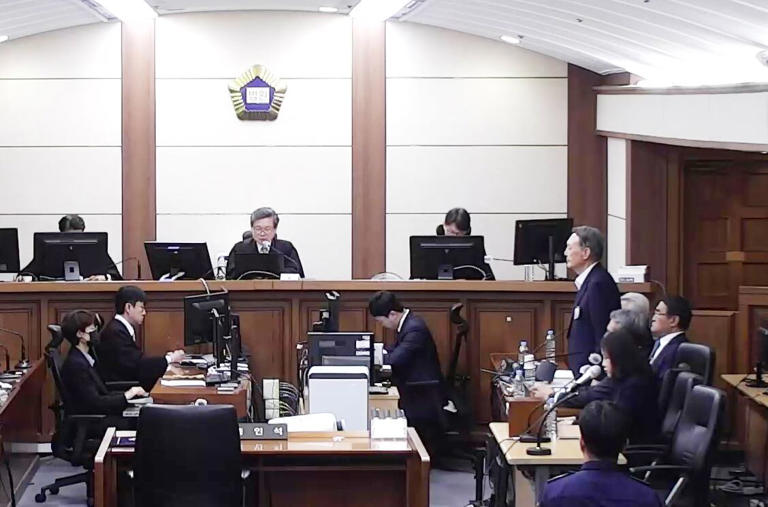 Appellate court increases former President Yoon Suk Yeol's sentence to ...
