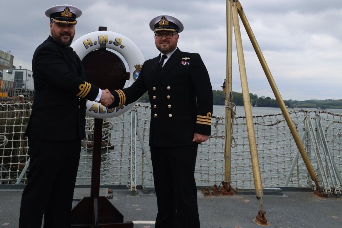 'Fair winds' for HMS St Albans commanding officer as he passes on ...