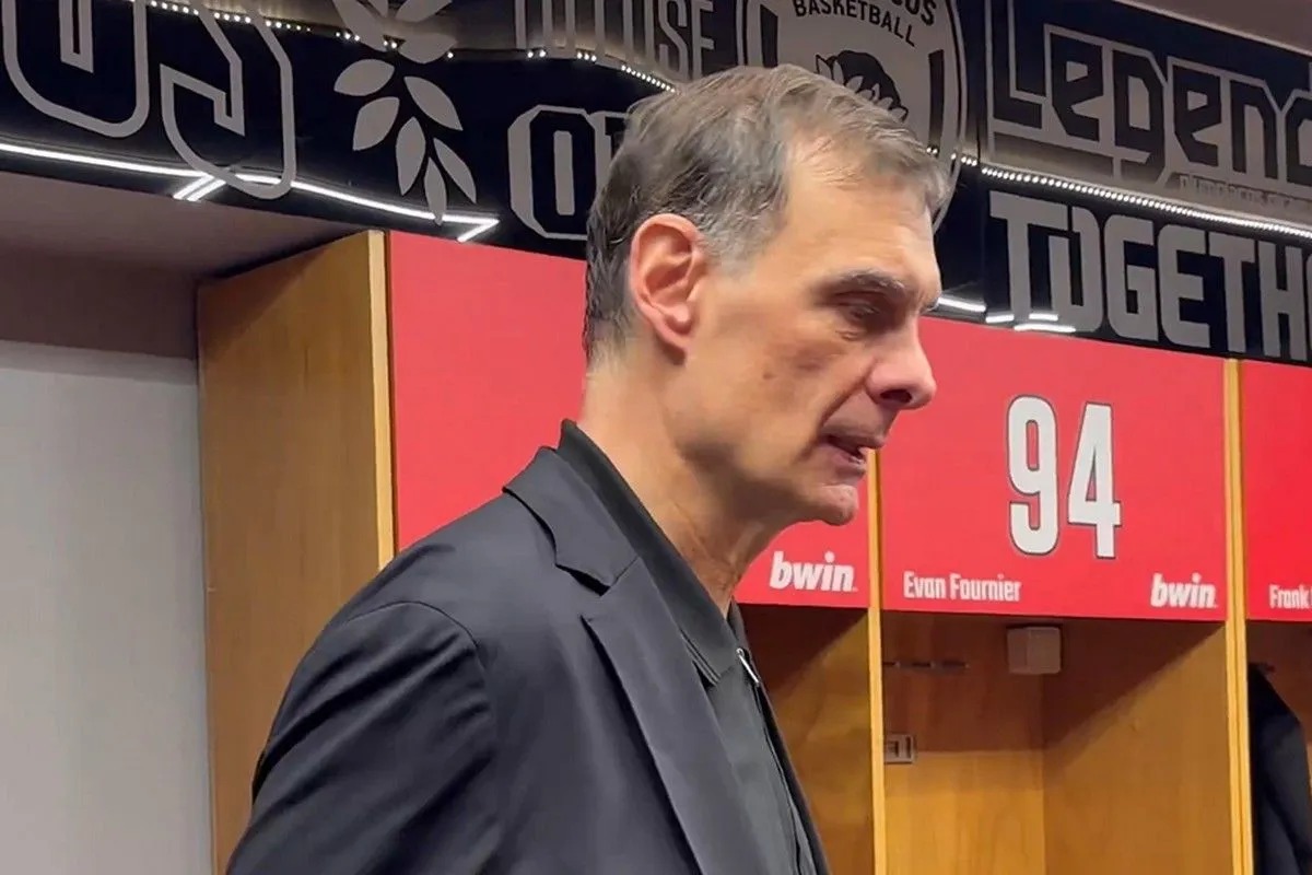 Μπαρτζώκας στα αποδυτήρια του Ολυμπιακού: Κεφάλια κάτω και ας ...