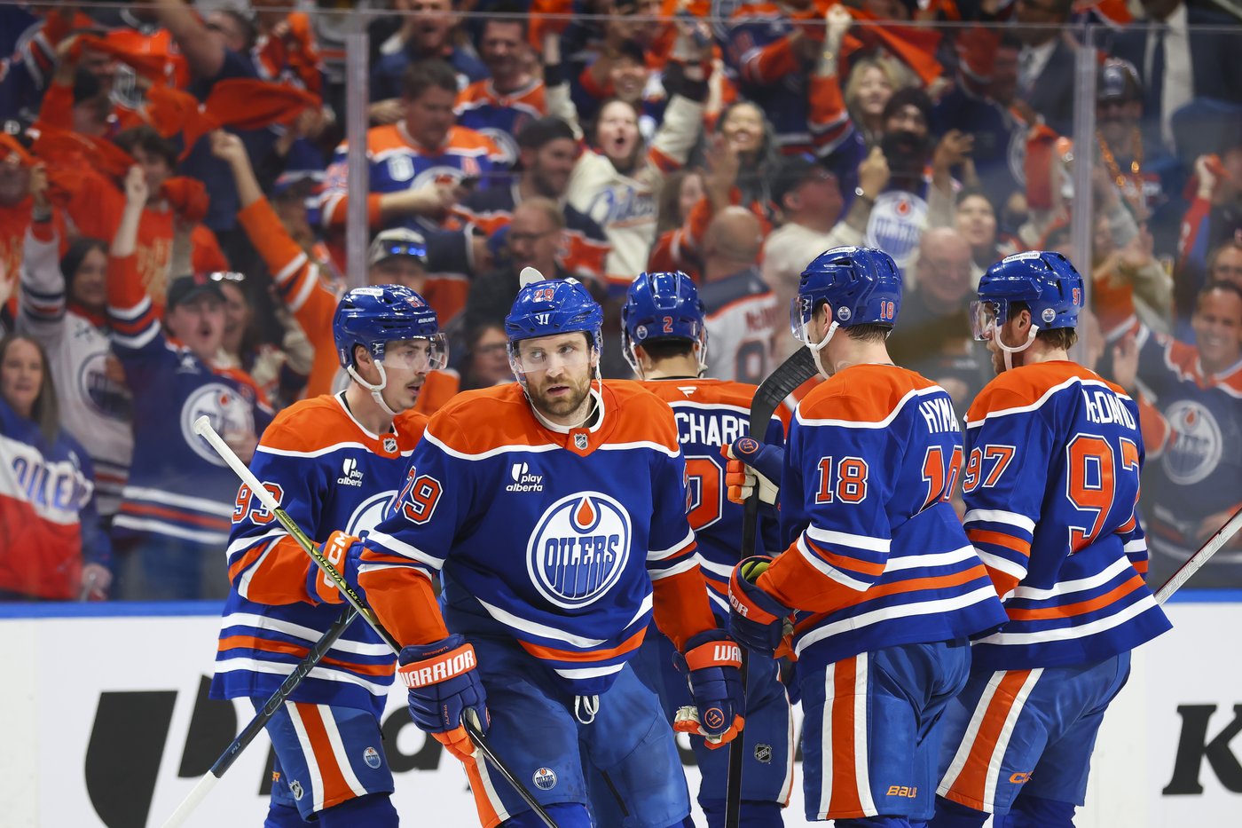 Leon Draisaitl et les Oilers évitent l'élimination en battant les Ducks 4-1