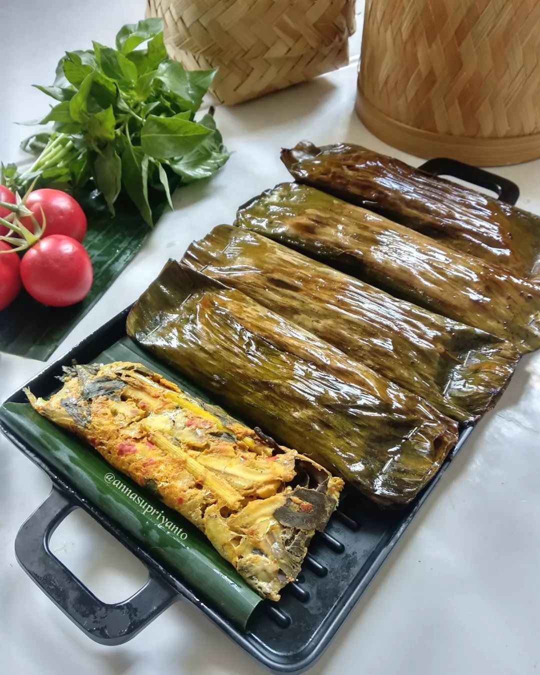 Resep dan cara bikin pepes ikan teri basah, menu sederhana praktis