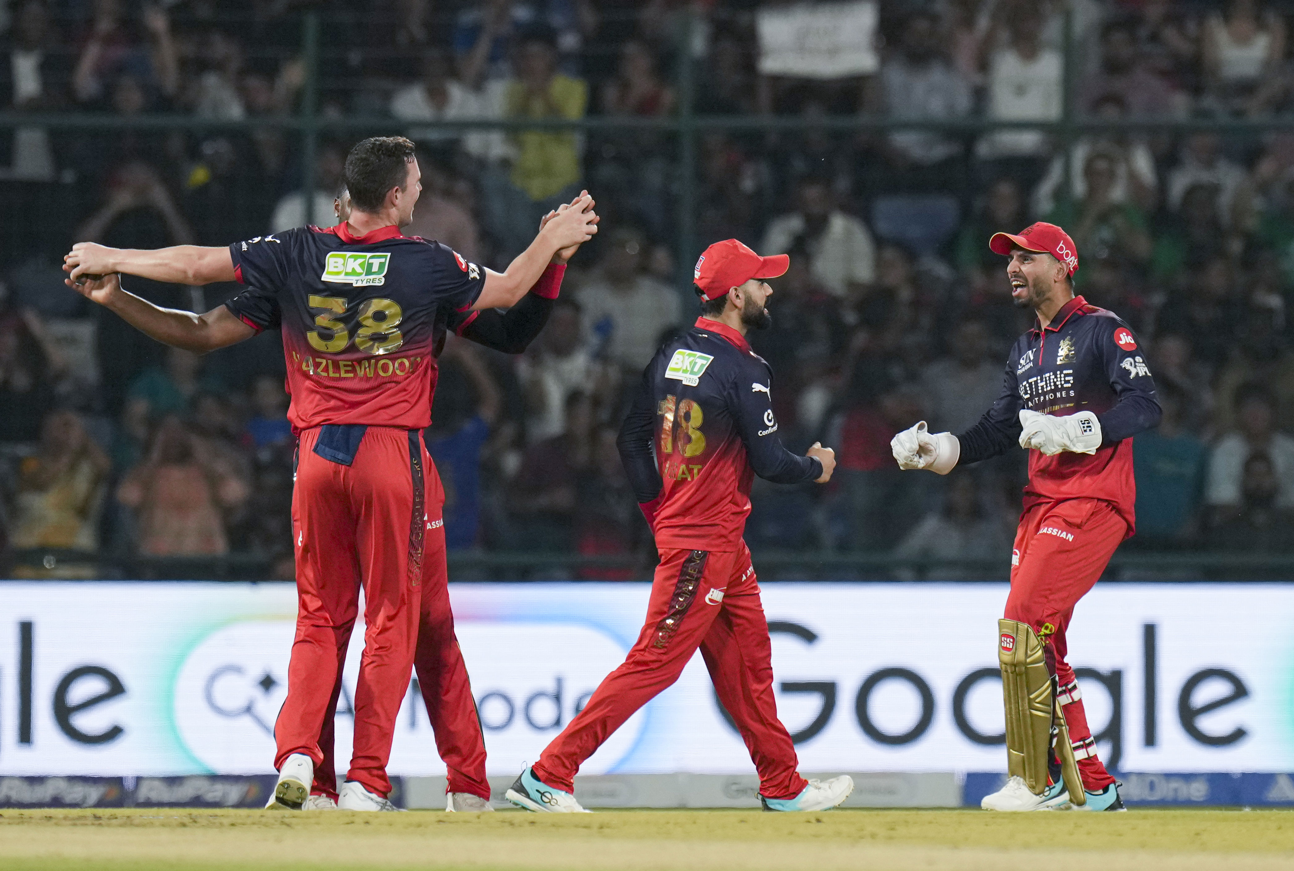GT face rampant RCB at home
