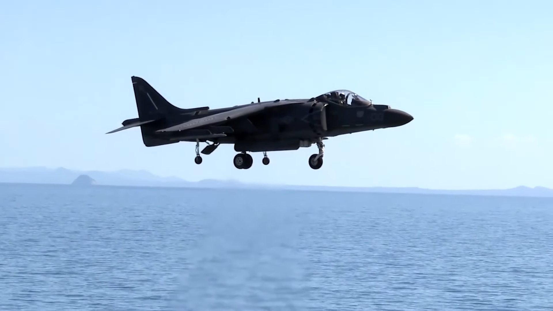 A 9-ton jet lifts off without a runway - then balances mid-air