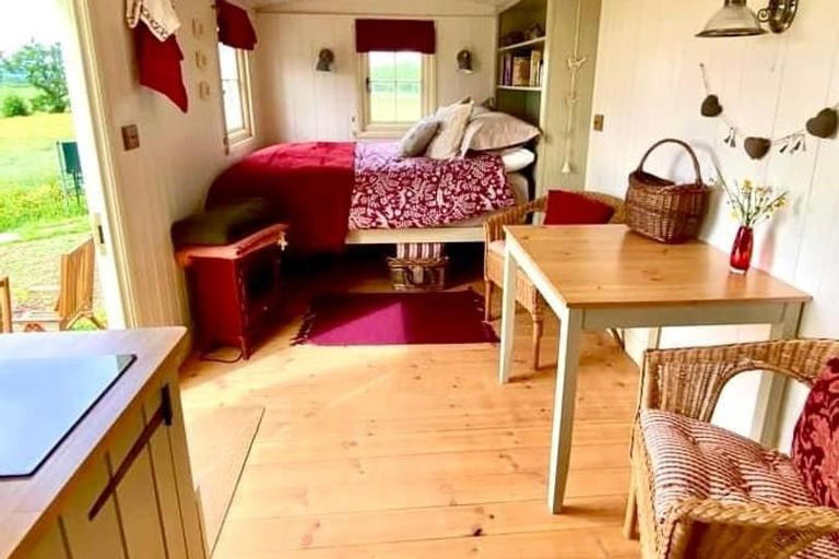 I'm selling my pretty shepherd's hut but there are things you need to ...