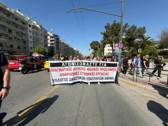 Πρόεδρος Δικαστικών Υπαλλήλων στον FLASH για την επίθεση: Μιλάμε για ...