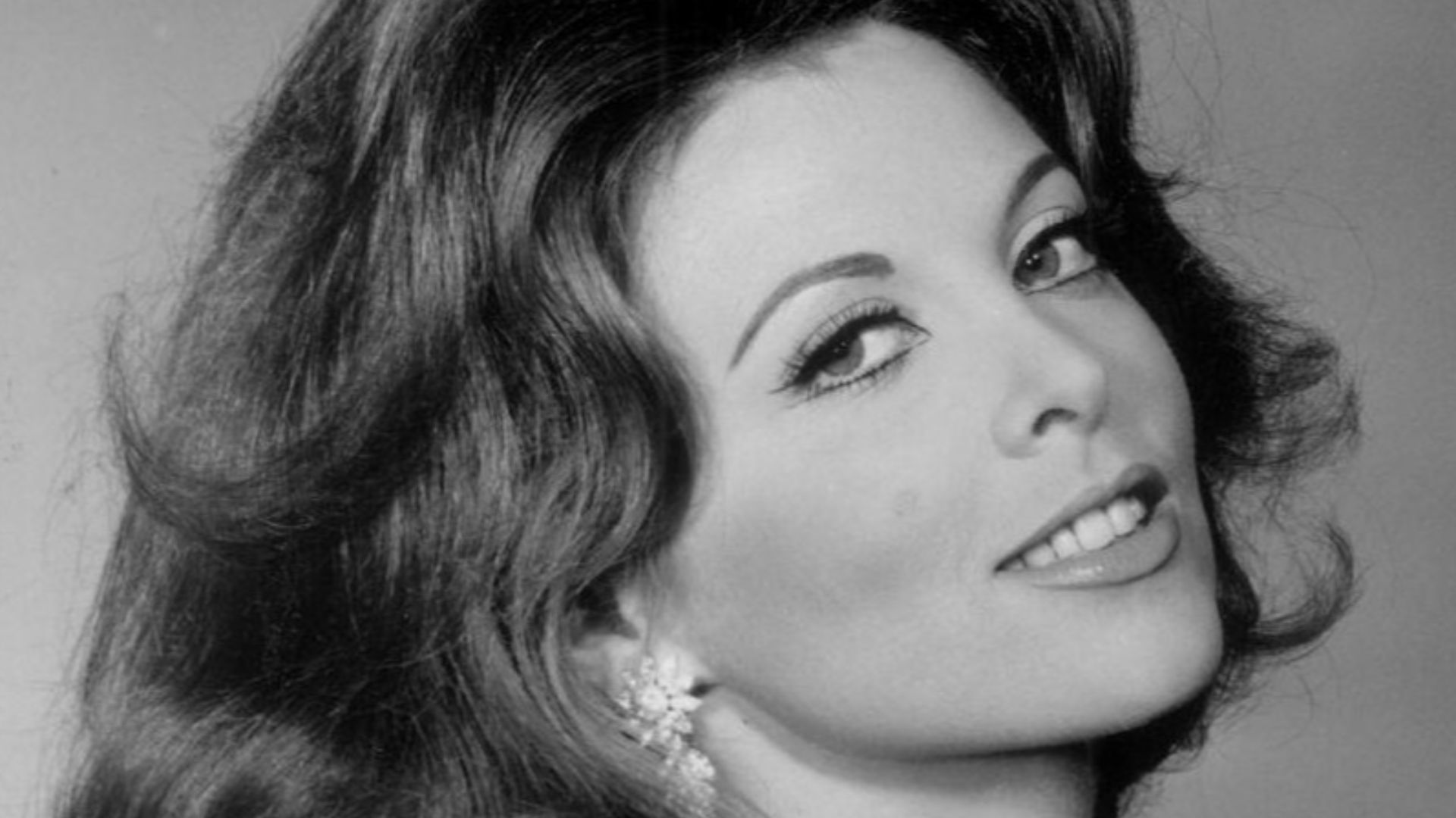 Tina Louise: The world's most beautiful redhead and the last surviving ...