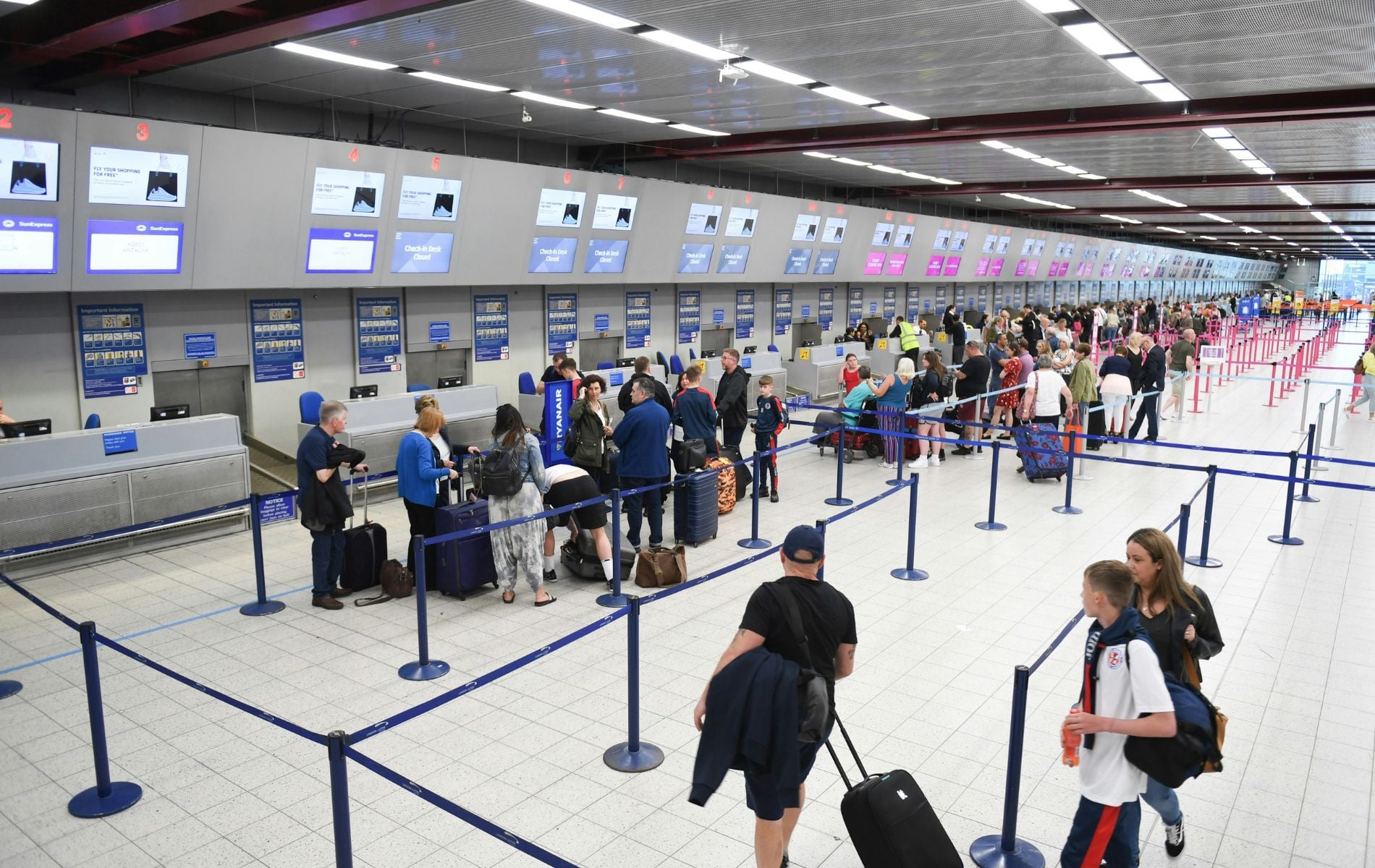 Αεροπορικές εταιρείες προς ΕΕ: «Τα δικαιώματα των επιβατών μας πιέζουν ...