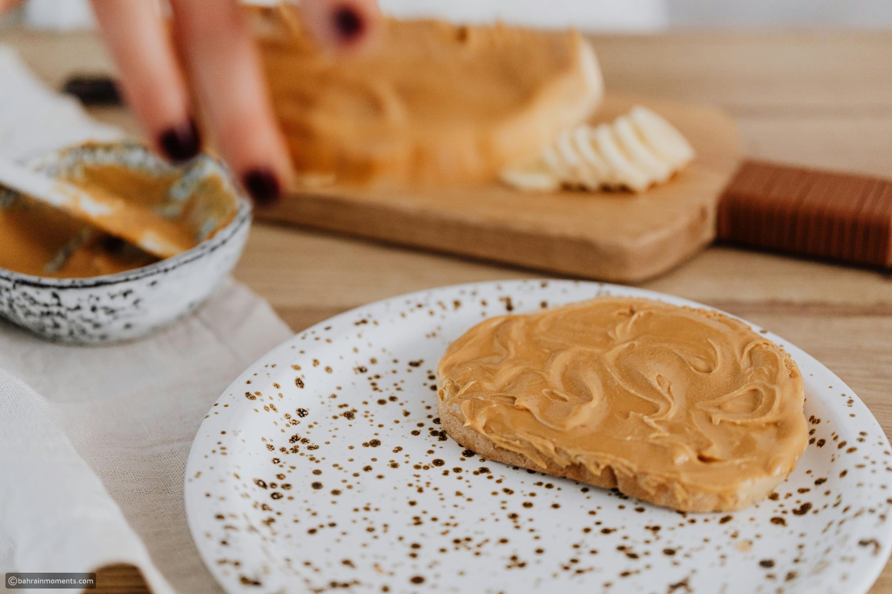 Is peanut butter or avocado toast healthier? Dietitian reveals which ...