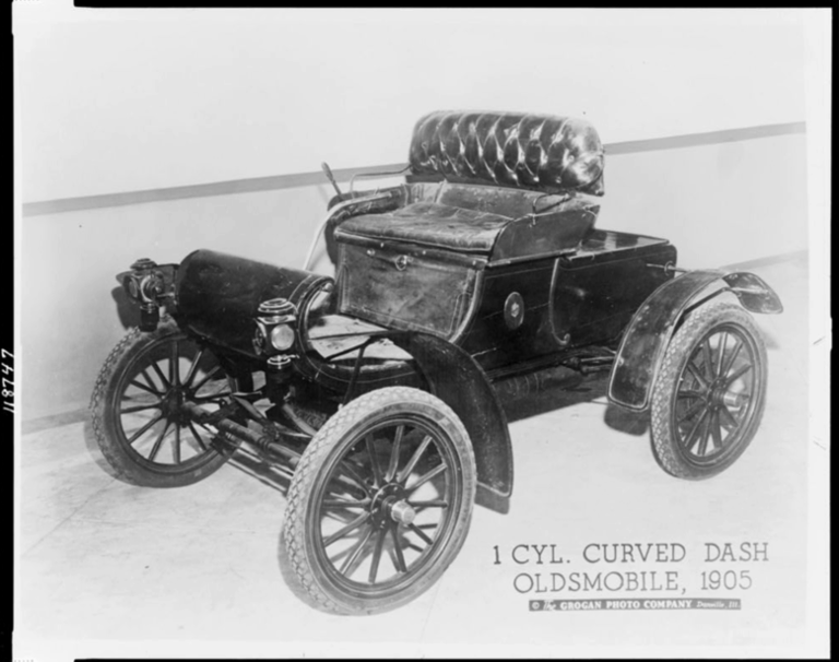 This day in history: The last Oldsmobile rolls off the line