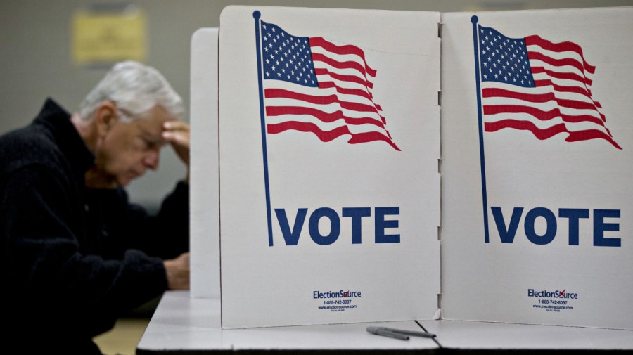 Democrats hold 10-point edge over Republicans ahead of midterm ...