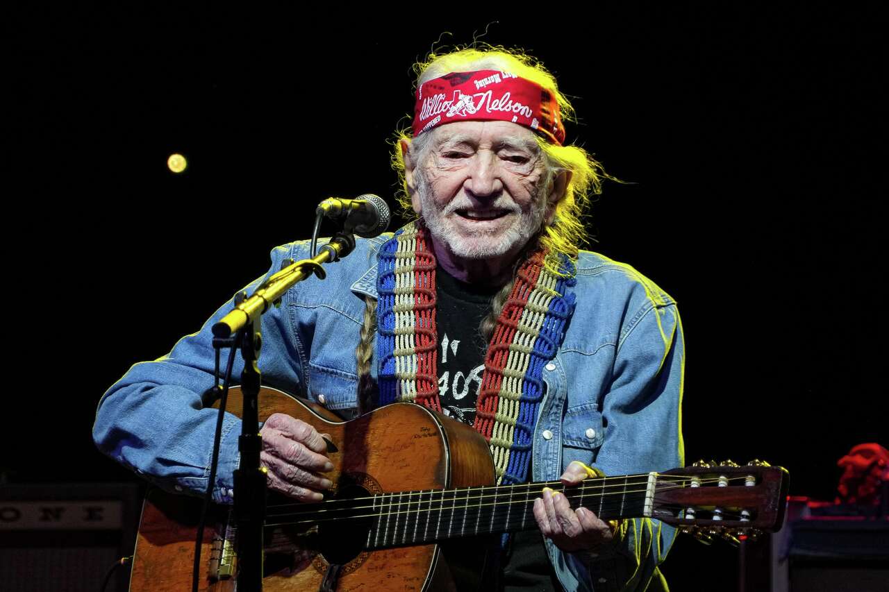 How old is Willie Nelson? Here's why the country music legend has two ...