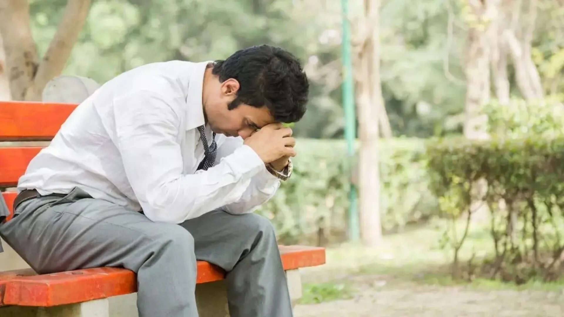 చైనా చౌక సరుకు మమ్మల్ని ముంచేసింది.. కన్నీళ్లతో 34 ఏళ్ల వ్యాపారానికి ...