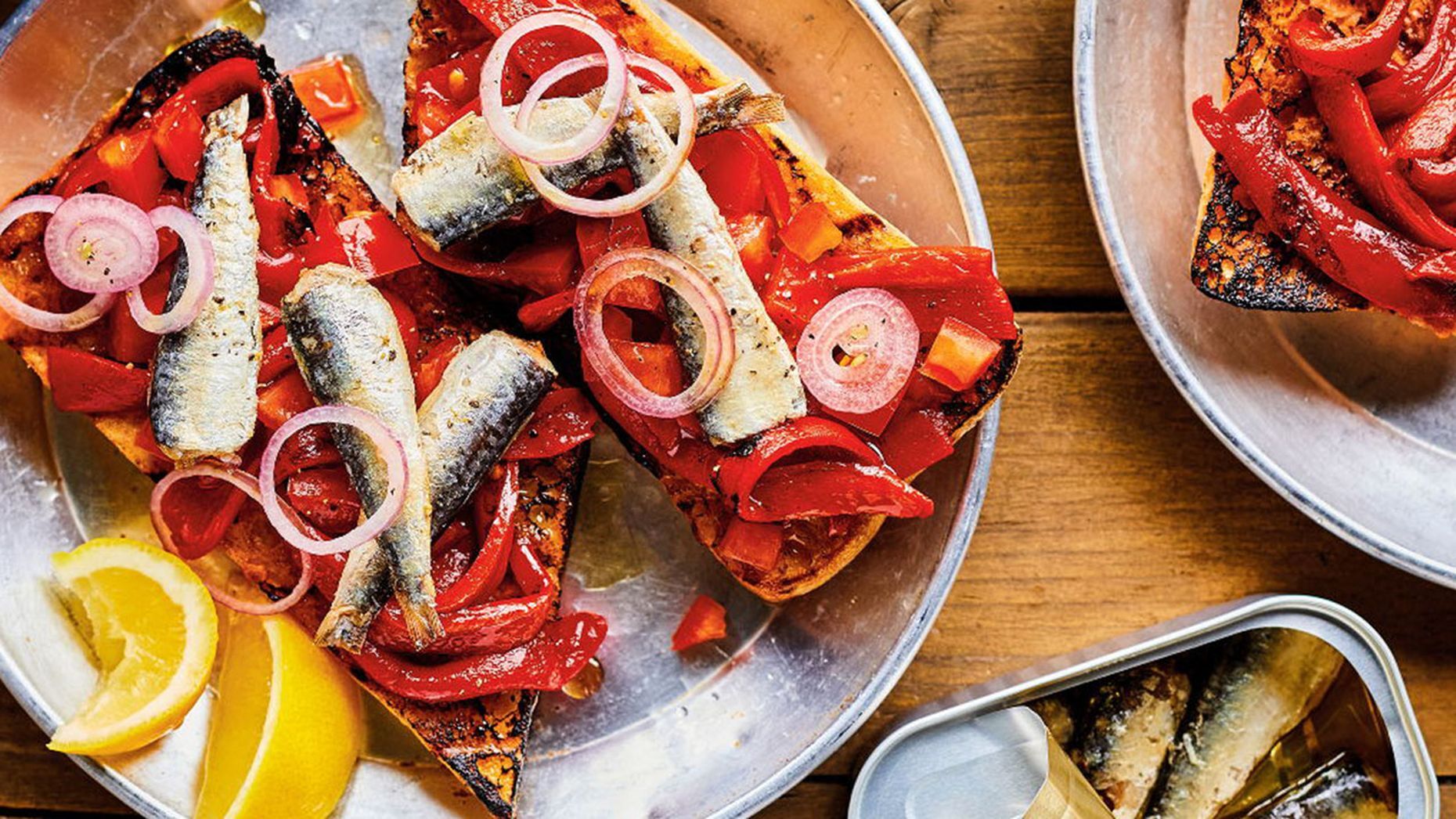 11 recipes to make from canned goods