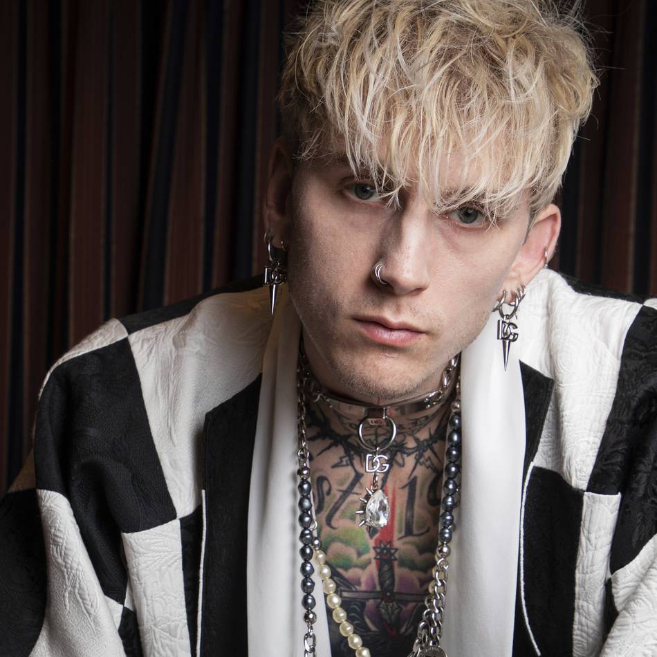 Machine Gun Kelly dreht im Düsseldorfer Medienhafen
